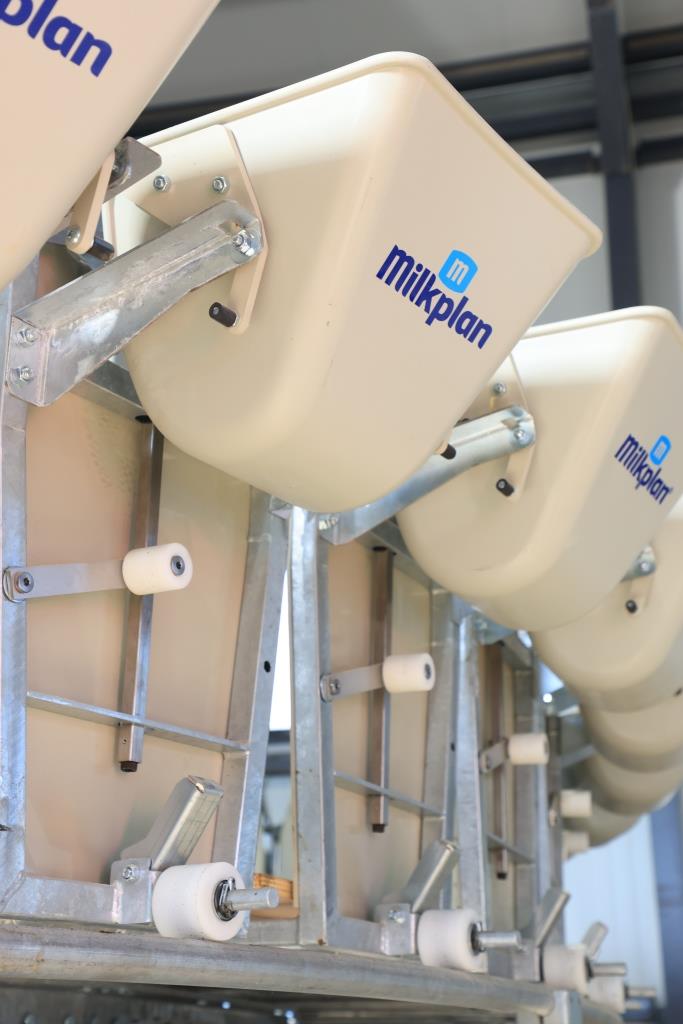 Περιστρoφικό Αρμεκτήριο Αιγοπροβάτων | Milkplan
